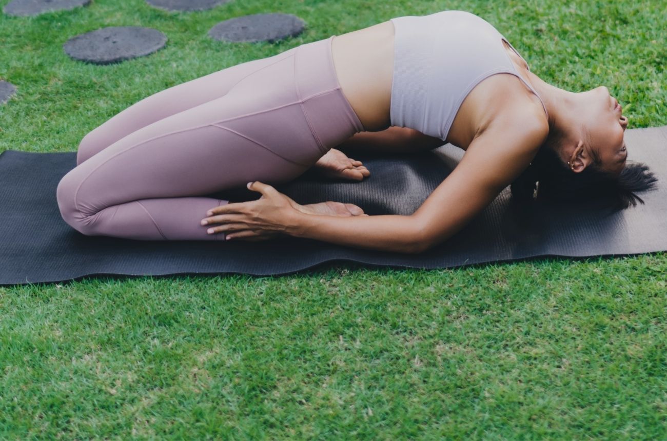 How to Do Supta Virasana (Reclined Hero Pose) - cult.fit